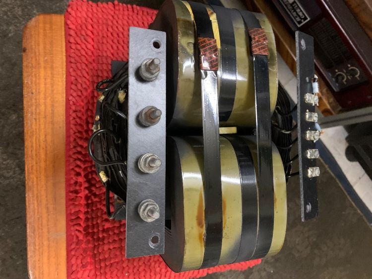 Biến áp cách ly DOUBLE C core 3kva hàng USA còn 1 con fe màu vàng