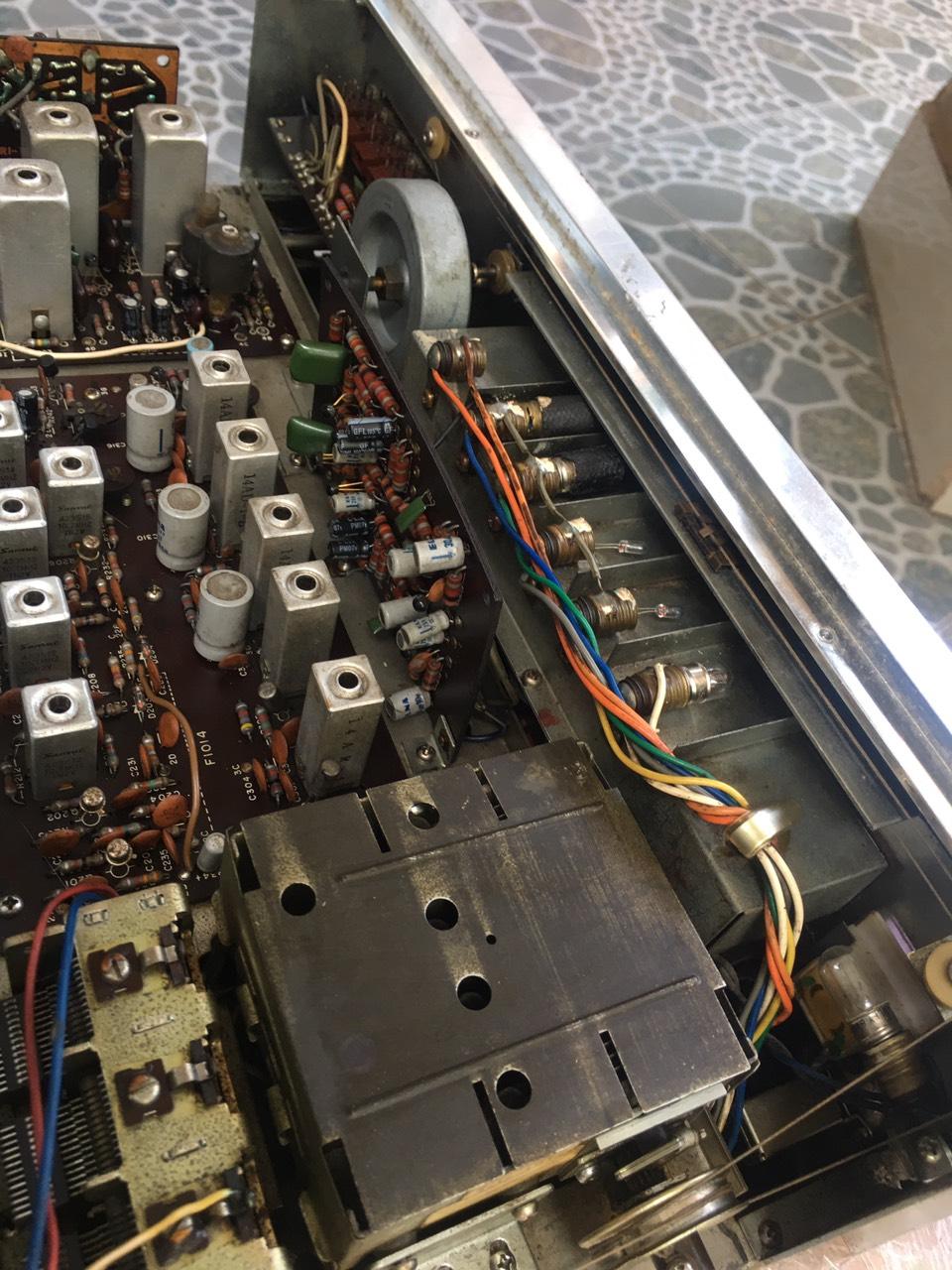 Amply Sansui 2000