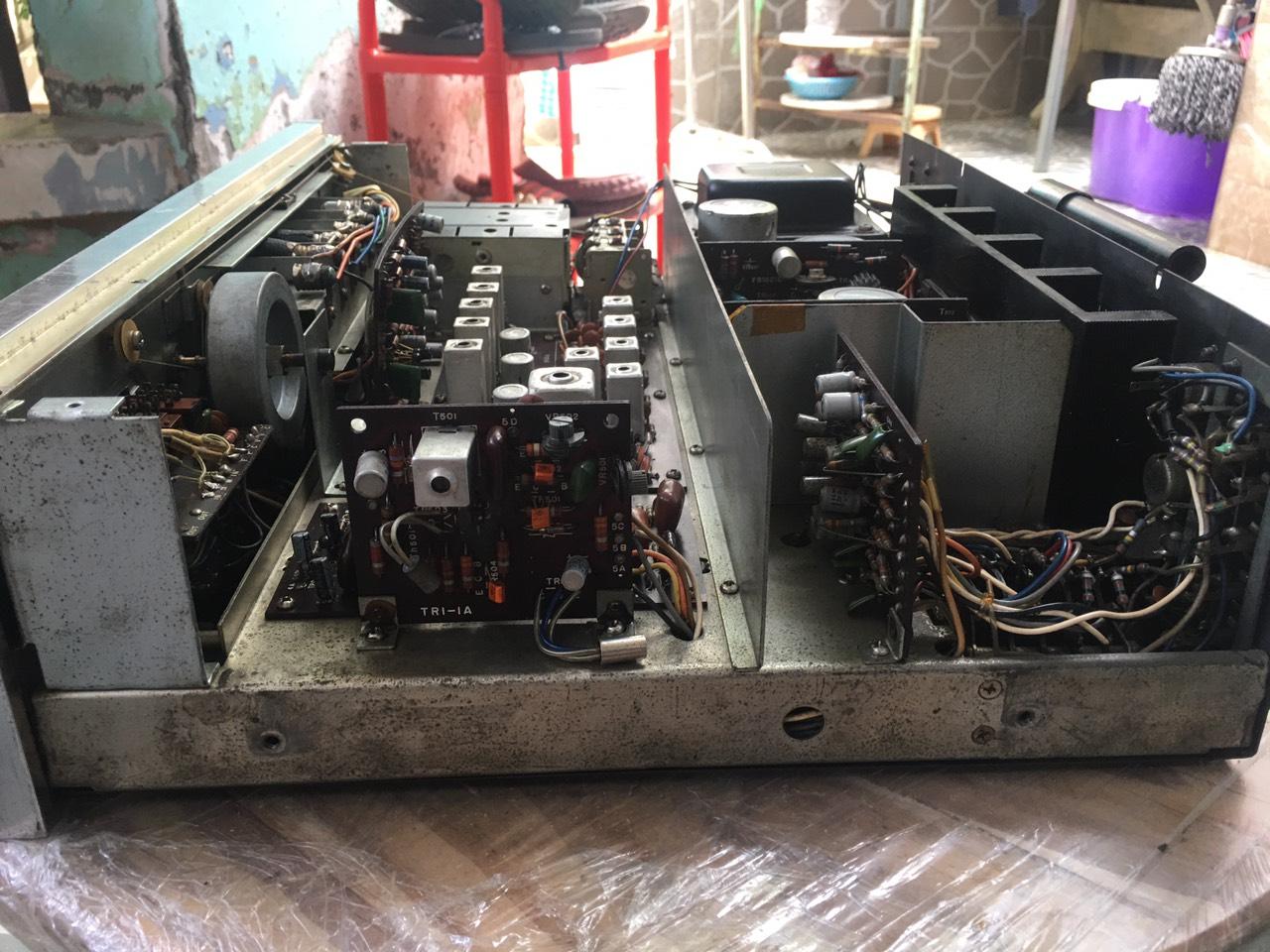 Amply Sansui 2000